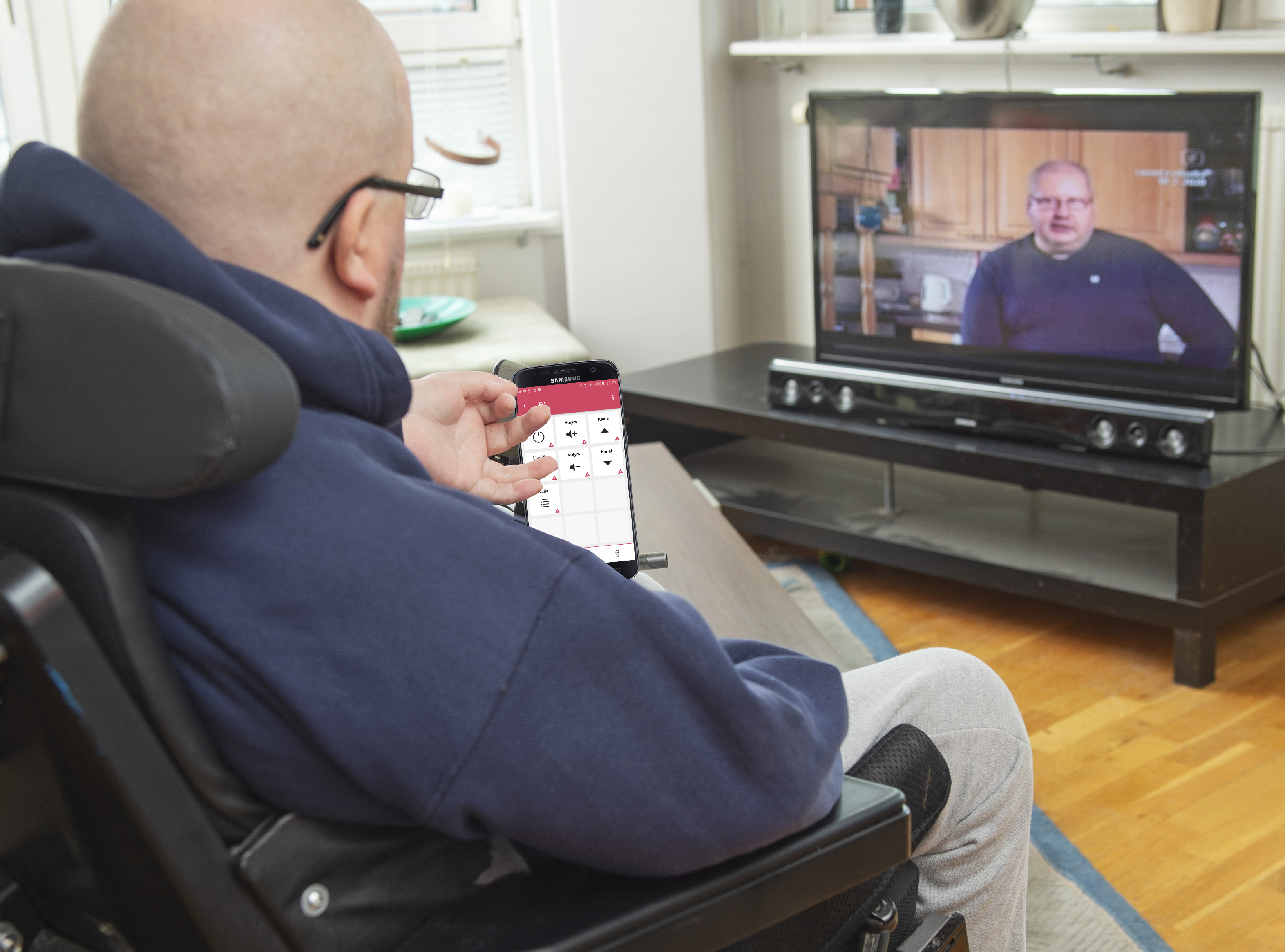 Med GEWA Connect blir Tero mer självständig | Abilia